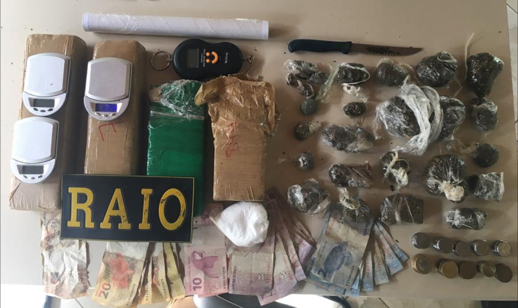 Composição do Raio efetua prisão por tráfico de drogas em Aracati-CE ...