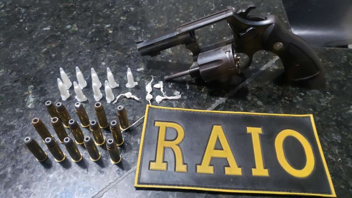 Cpraio Da Pmce Captura Dupla E Apreende Arma E Drogas Em Cascavel