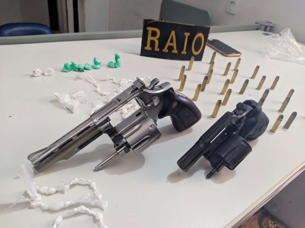 Dois Homens São Presos Pela Pmce Com Armas De Fogo E Drogas Em Icó Ce