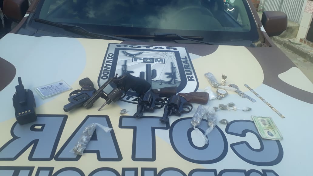 Bepi Da Pmce Captura Quarteto Com Quatro Armas De Fogo E Drogas Em
