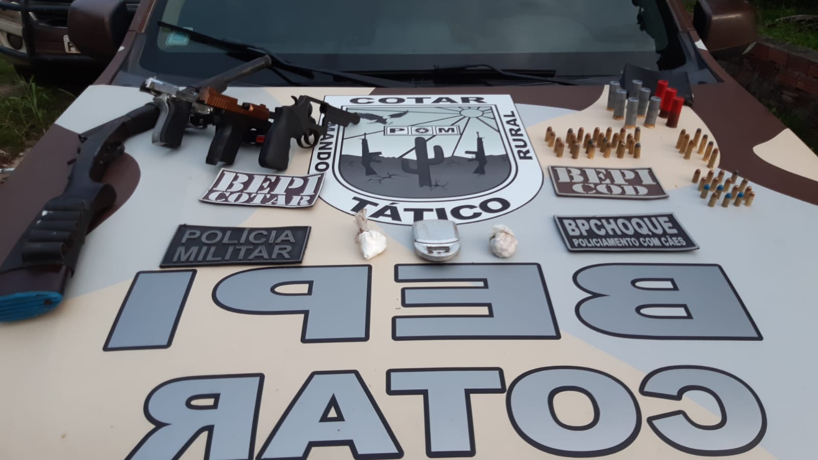 Quarteto é Capturado Pela Pmce Com Quatro Armas De Fogo Na Messejana
