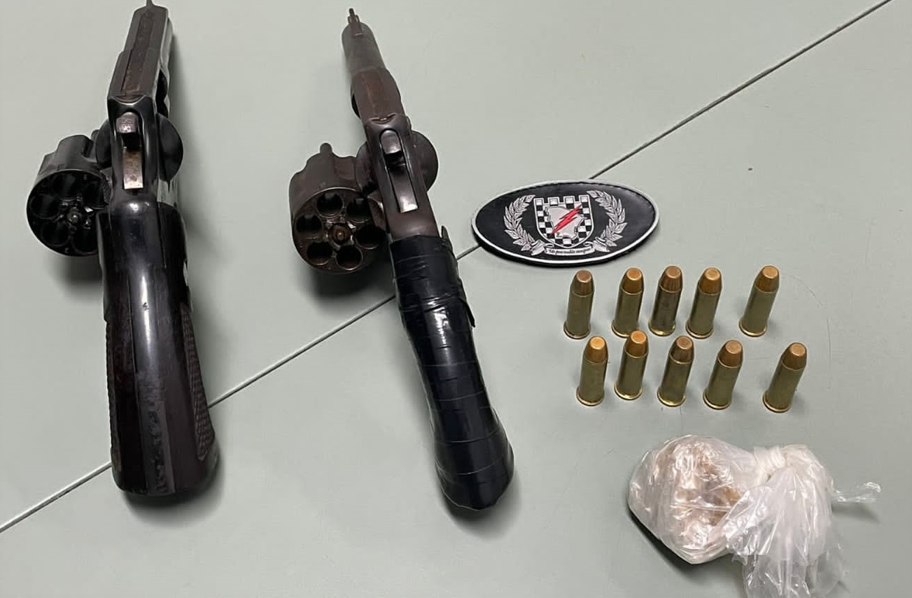 Dupla é Capturada Pela Pmce Com Armas De Fogo E Drogas Em Maracanaú