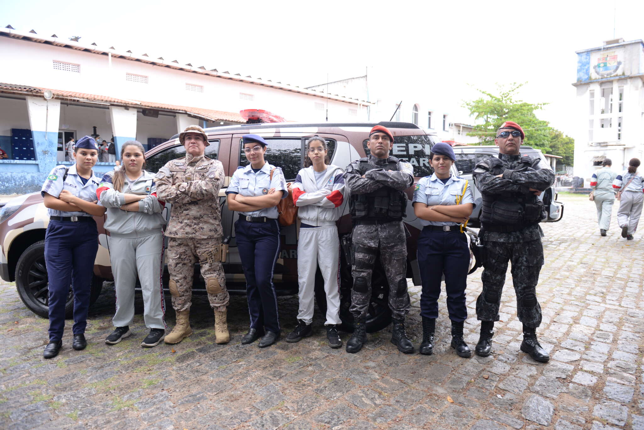 Alunos do Colégio da PMCE participam de Feira das Profissões 2022 em ...