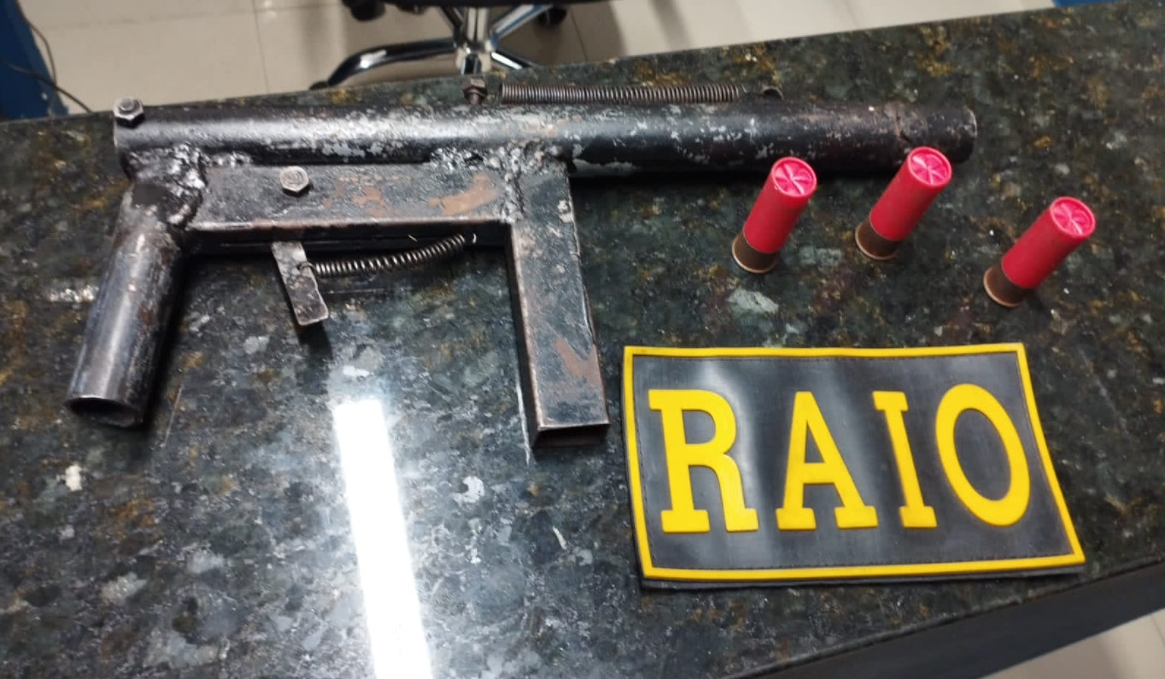Arma artesanal calibre 12 é apreendida pela PMCE - Polícia Militar