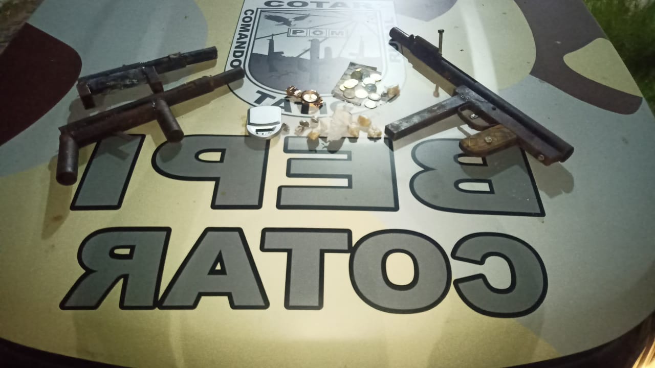 Mulher é Presa Por Posse Irregular De Arma De Fogo E Tráfico De Drogas