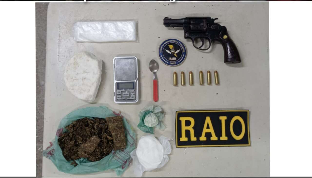 Pmce Captura Suspeito Em Posse De Arma De Fogo E Drogas Em Capistrano